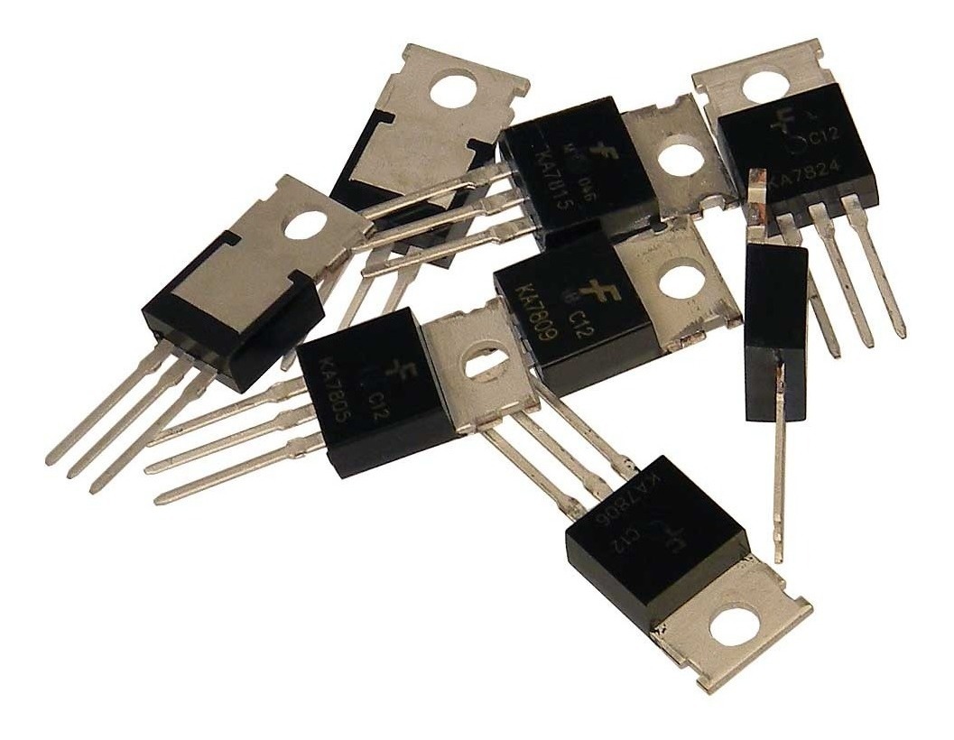 7805 Voltage Regulator IC 12 to 5 Volt Regulator & 1.5 Amp | Embeddinator